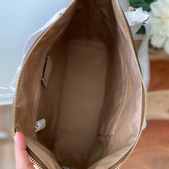 Coach | Bags | Coach Gallery Tote Bag In Signature Canvas With Hunting ...